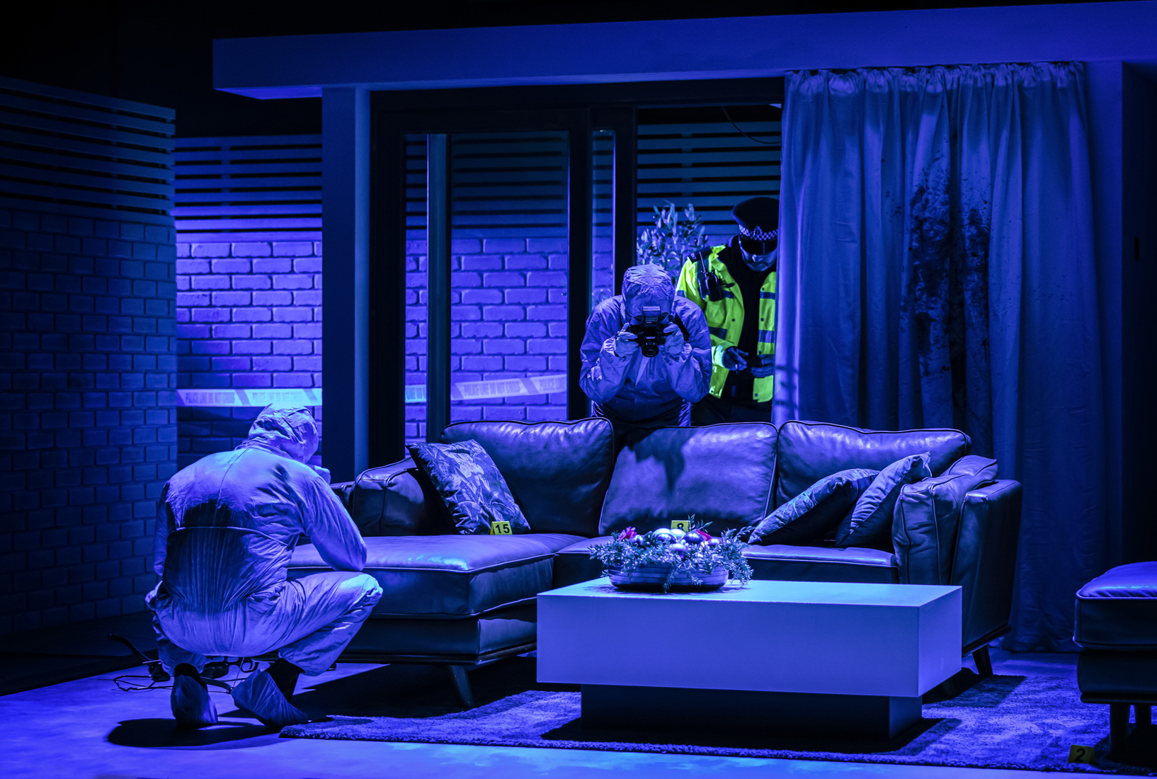 MURDER AT MIDNIGHT review by thespyinthestalls